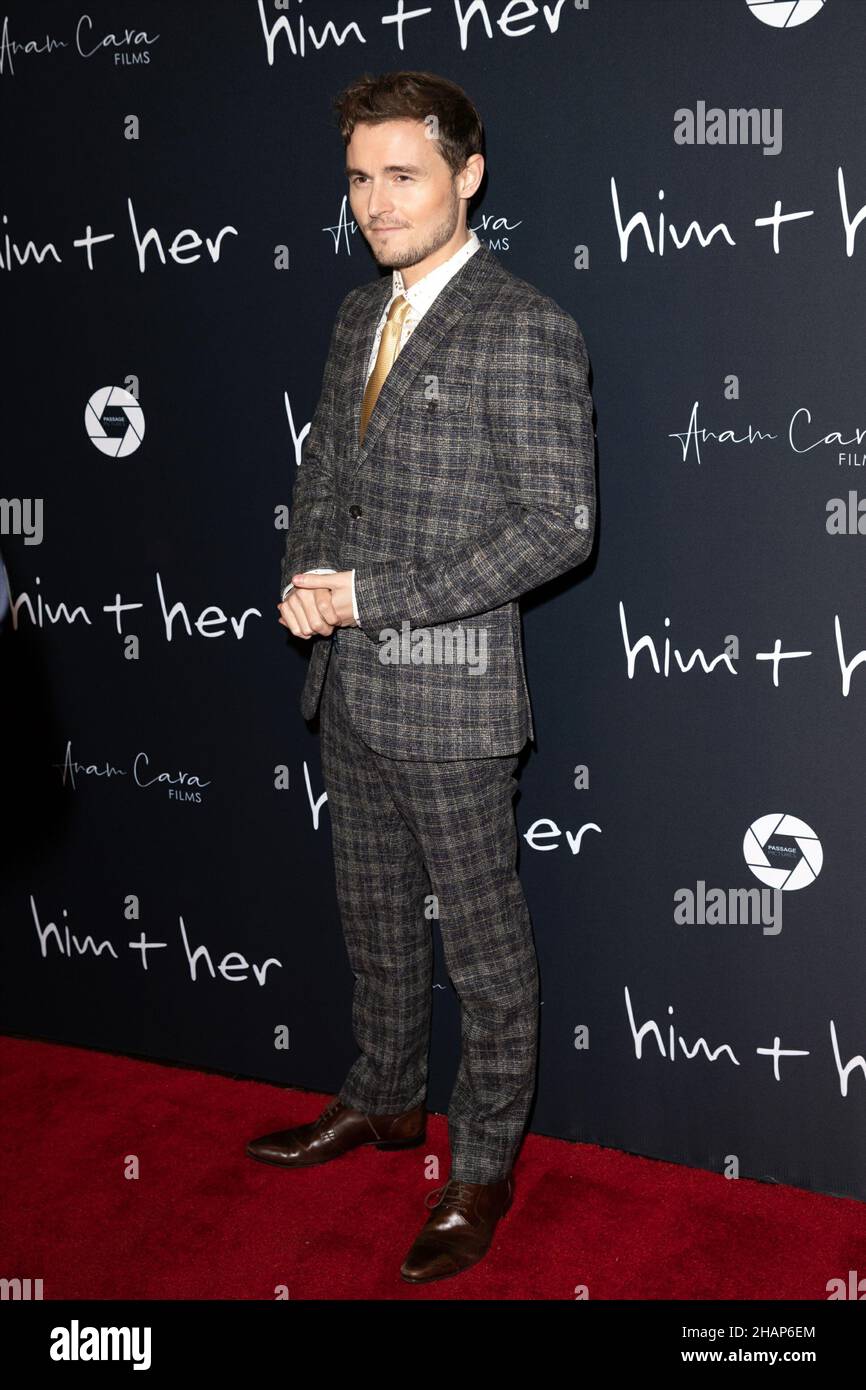 Los Angeles - CA - 20211108 Celebrities arrive at the premiere of Him ...