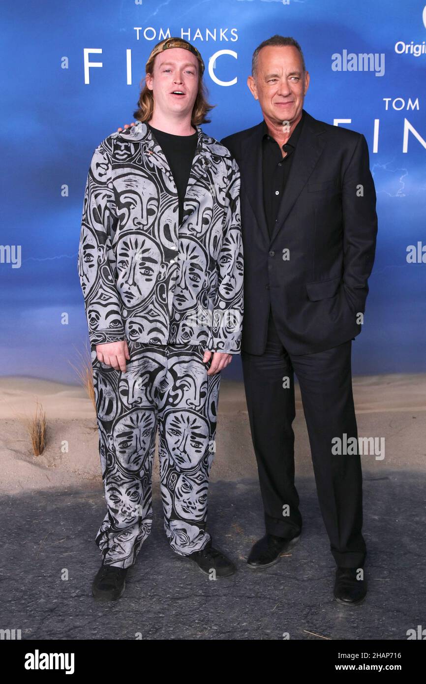 Los Angeles - CA - 20211102 The cast and other celebrities arrive for ...