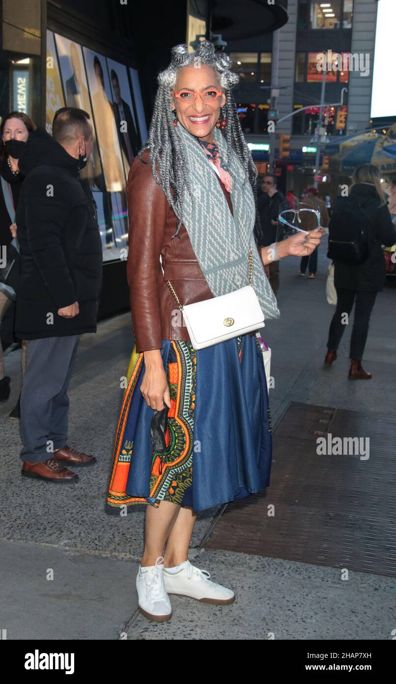 New York - NY - 20211105 Carla Hall stops by Good Morning America to ...