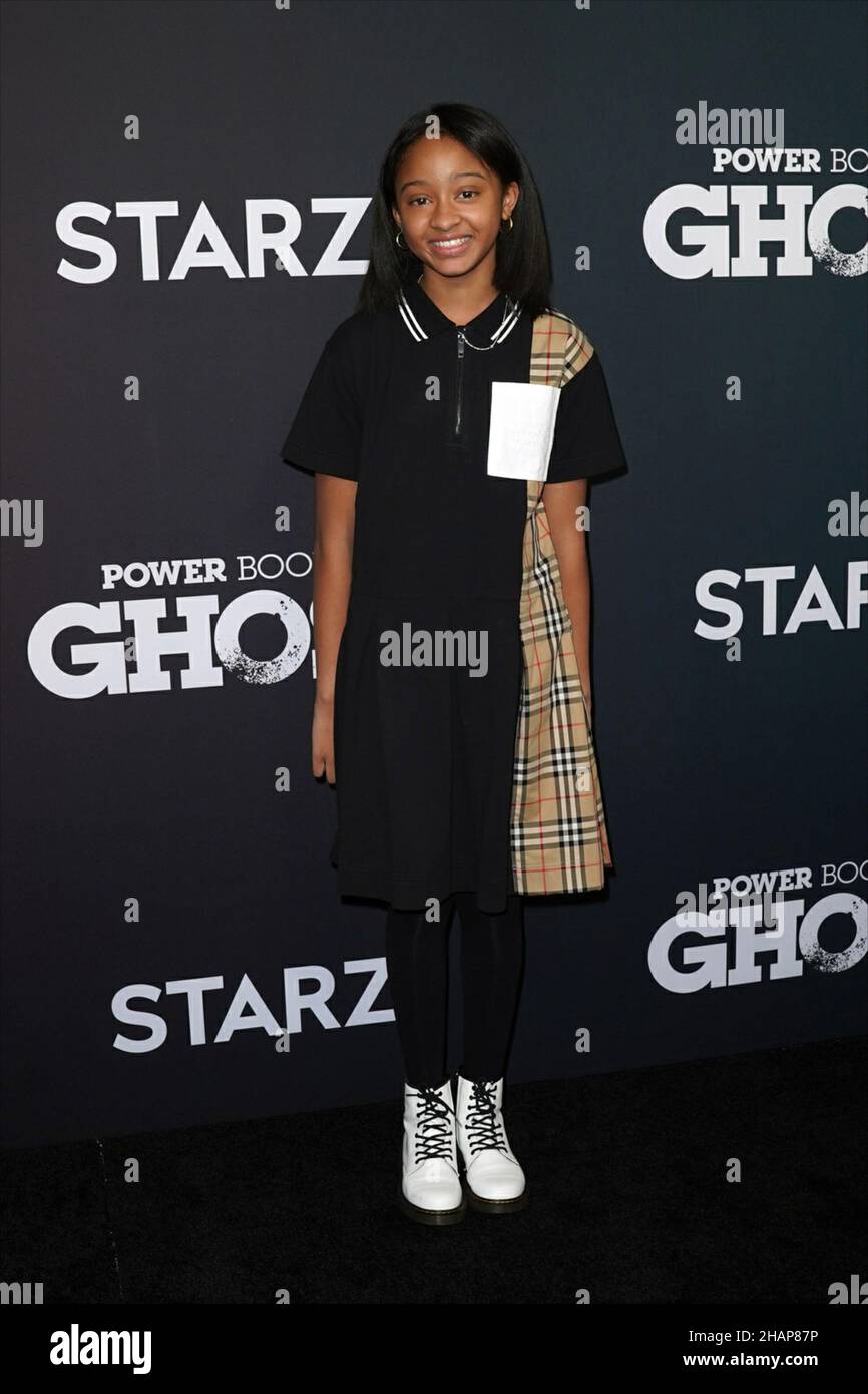 New York - NY - 20211117 The cast and celebrities arrive for the ...