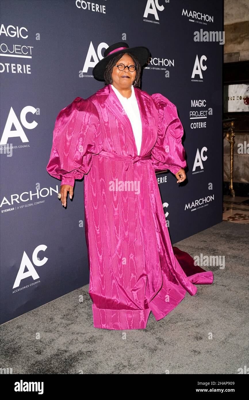 New York - NY - 20211102 2021 ACE Awards - Arrivals. -PICTURED: Whoopi Goldberg JOHN NACION ...