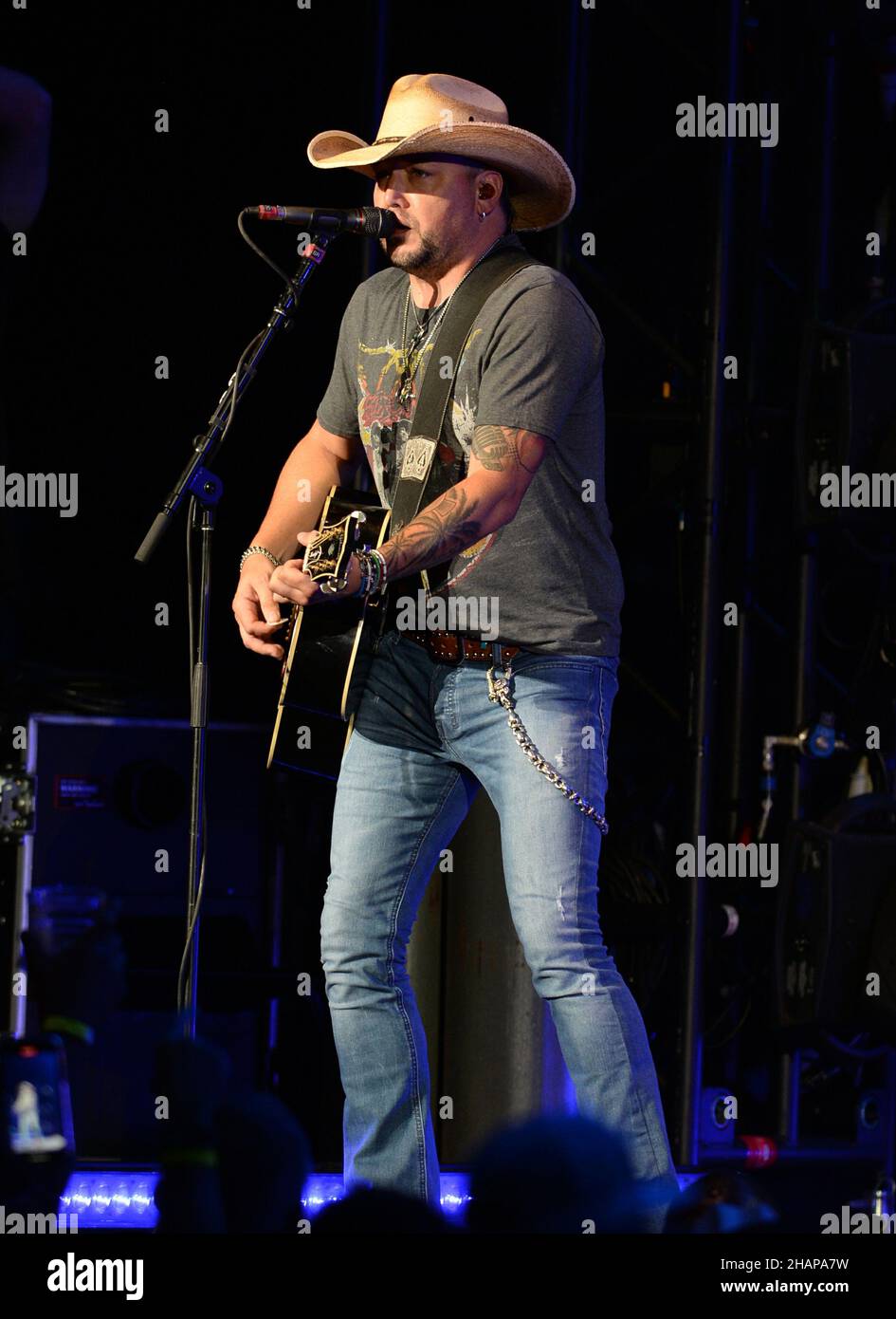 Miami - FL - 20211029 Jason Aldean performs during the Back in the ...
