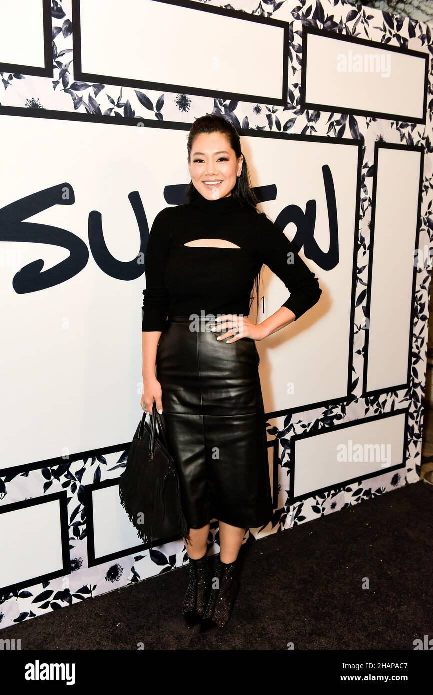 Los Angeles - CA - 20211110 RHOBH star Sutton Stracke’s a Parisian ...