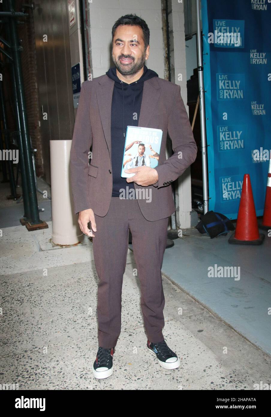 New York - NY - 20211103 Kal Penn and Naturi Naughton arrive at the ...