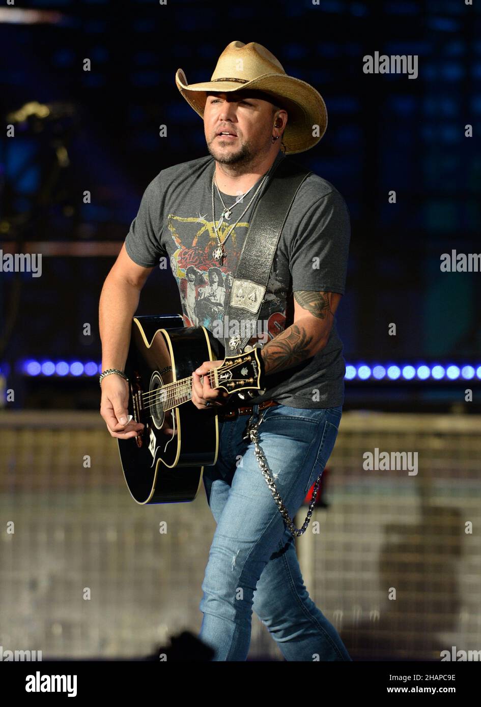 Miami - FL - 20211029 Jason Aldean performs during the Back in the ...