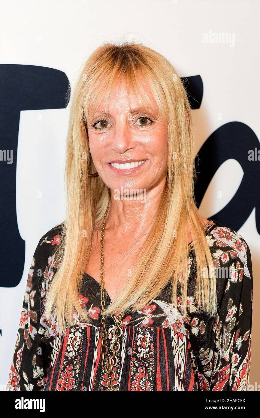 Los Angeles - CA - 20211110 RHOBH star Sutton Stracke’s a Parisian ...