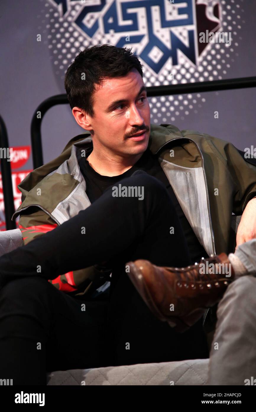 Huw collins pretty little liars hi-res stock photography and images - Alamy