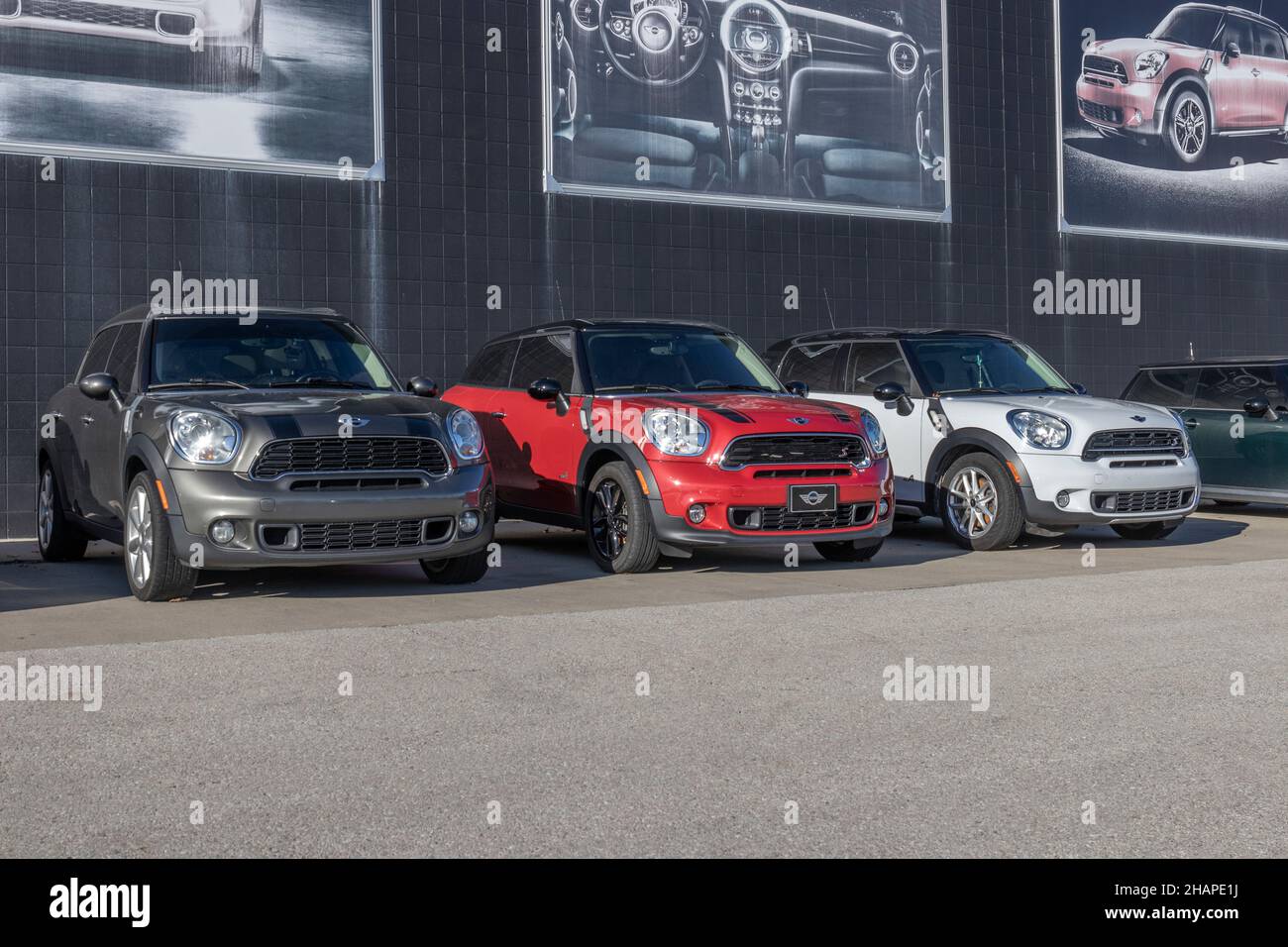 Indianapolis - Circa December 2021: Mini Hardtop display at a Mini ...