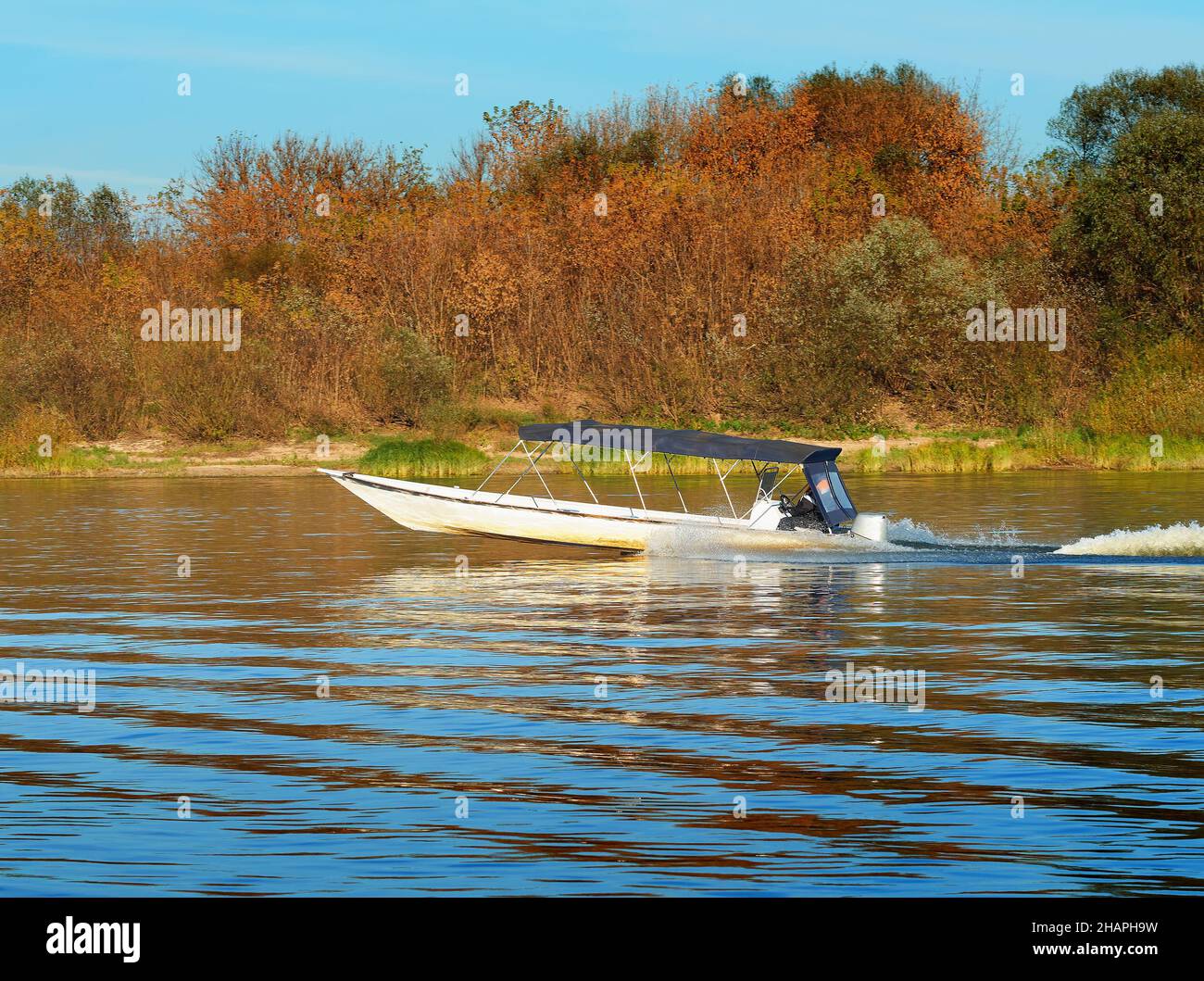 Sunrise fast river horizon hi-res stock photography and images - Alamy