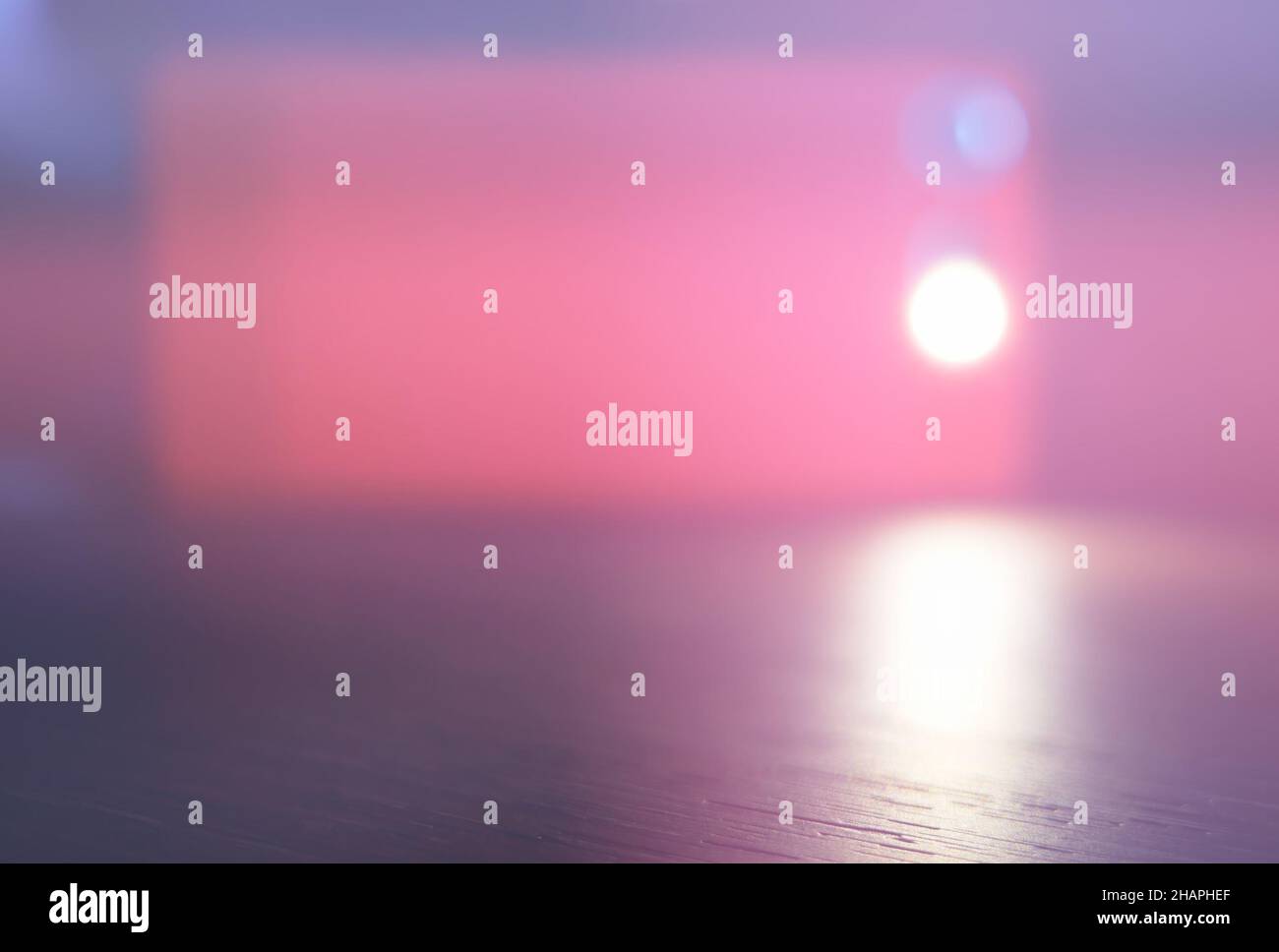 Horizontal right align hi-res stock photography and images - Alamy