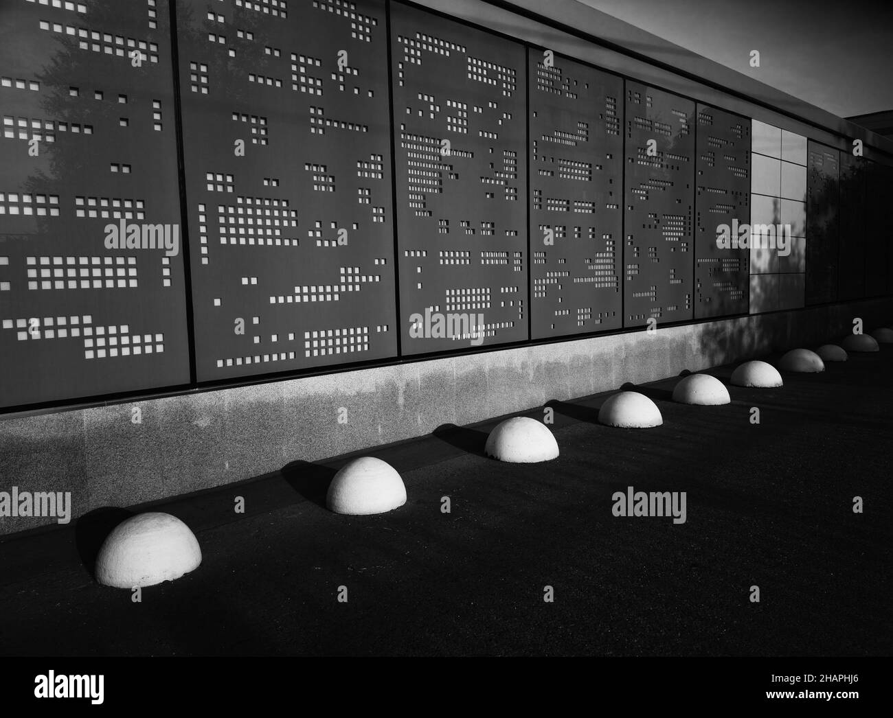 Black and white diagonal city perspective backdrop Stock Photo - Alamy