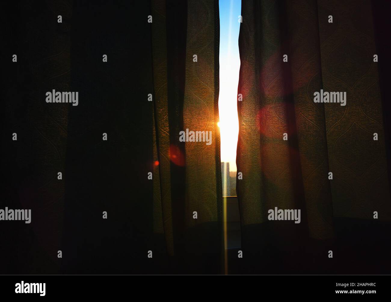 Closed curtains hi-res stock photography and images - Alamy