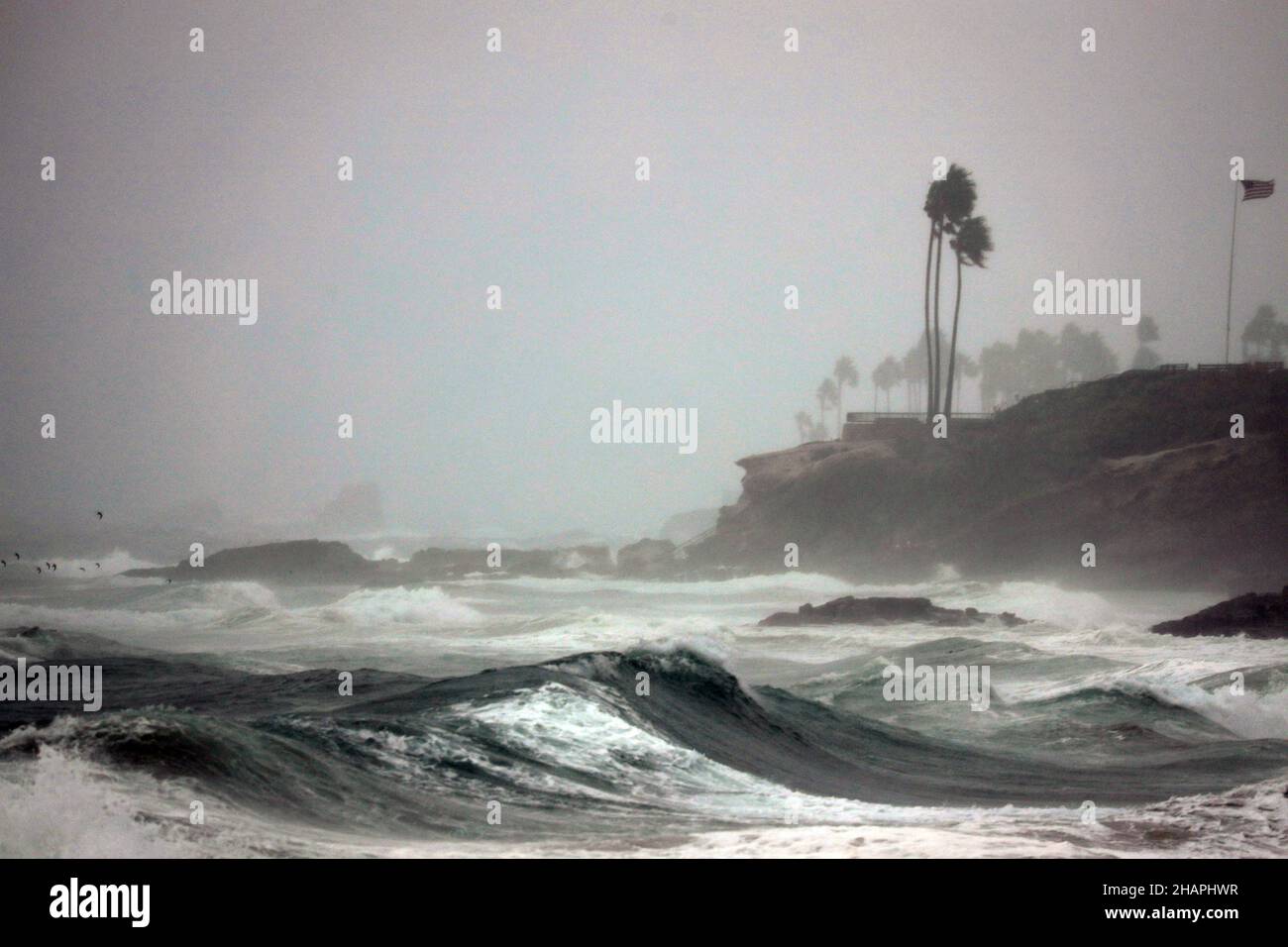 Laguna Beach, California, USA. 14th Dec, 2021. Stormy seas at Laguna ...