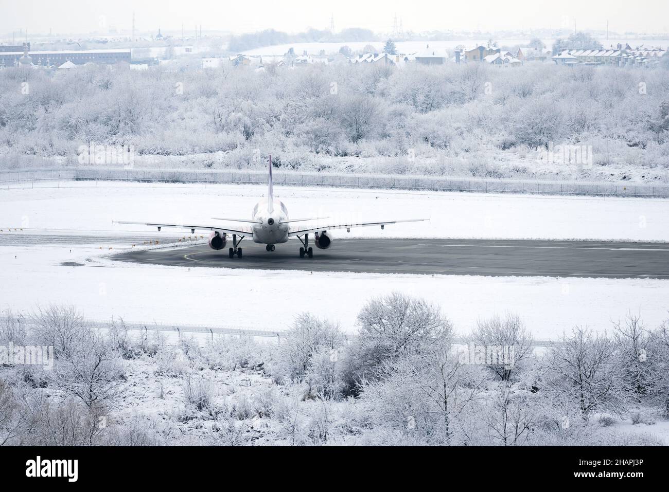 Getting ready for flight hi-res stock photography and images - Alamy