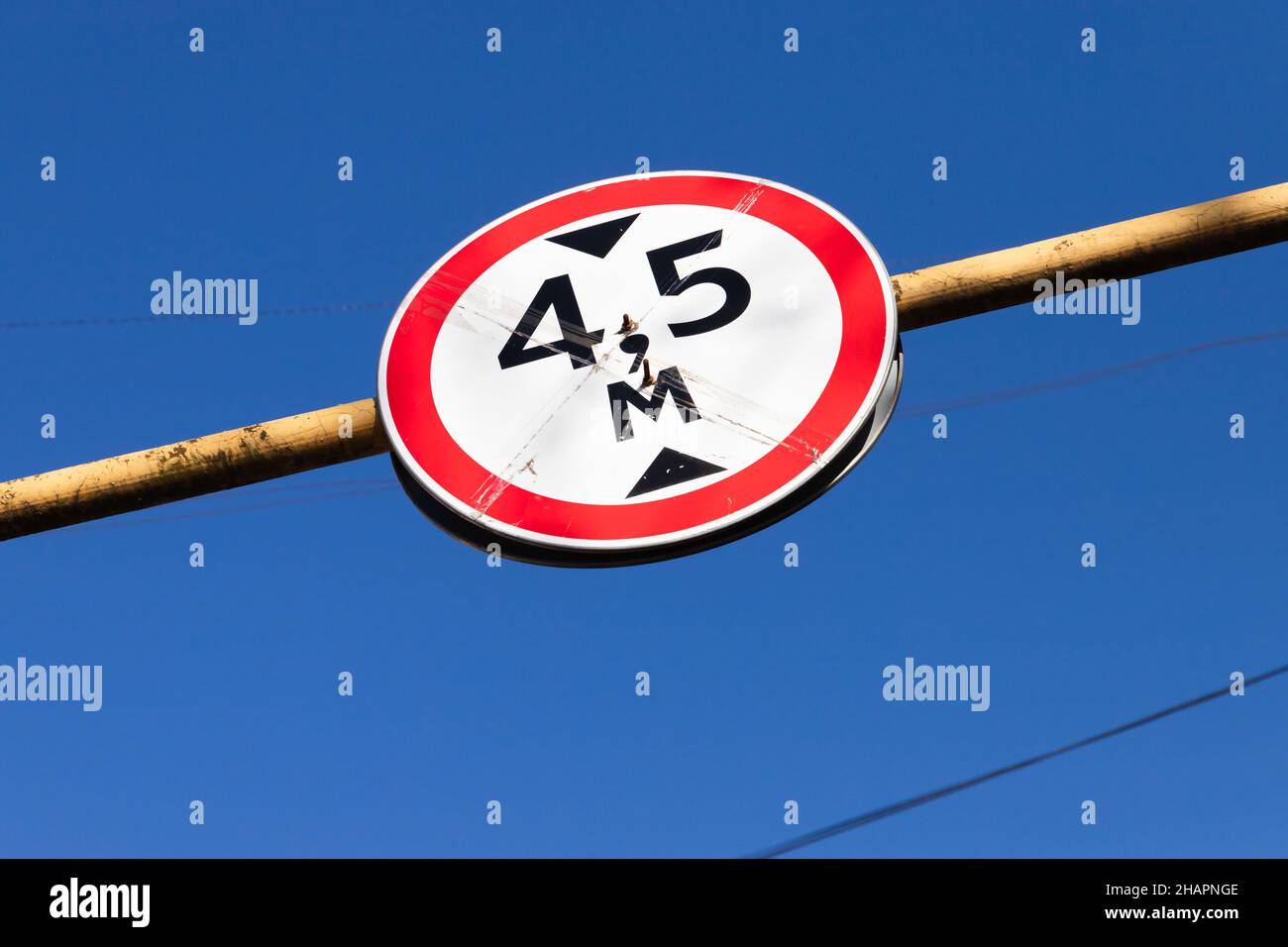 Height measure hi-res stock photography and images - Alamy