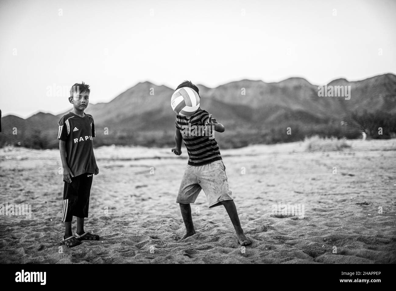 Niños indigenas hi-res stock photography and images - Alamy