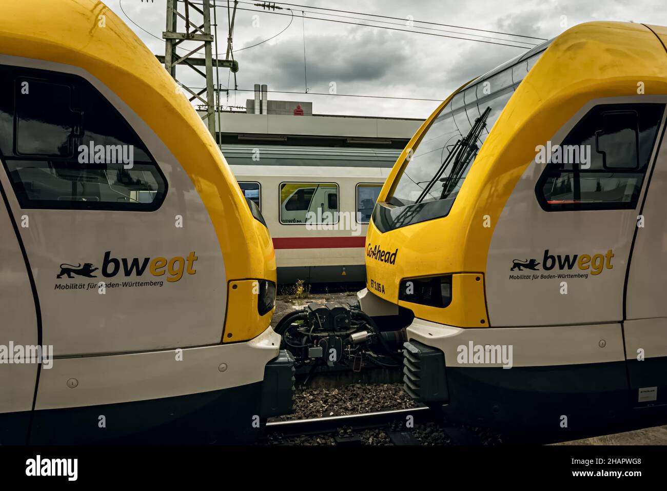 Stuttgart main train station hi-res stock photography and images - Alamy