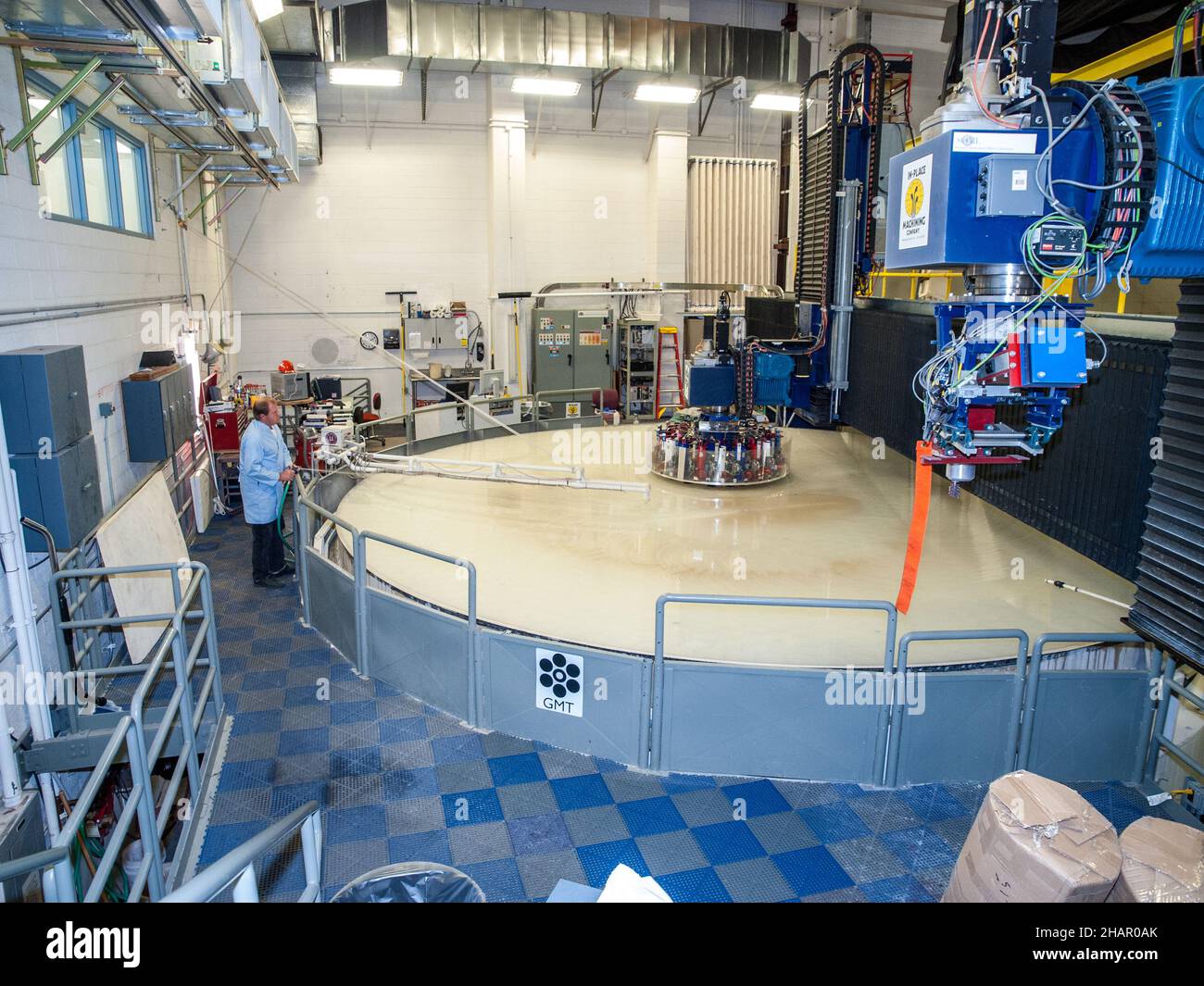 Tuscon, USA. 26 Apr, 2009. Polishing the mirror blank for the Giant Magellan Telescope (GMT), At ...