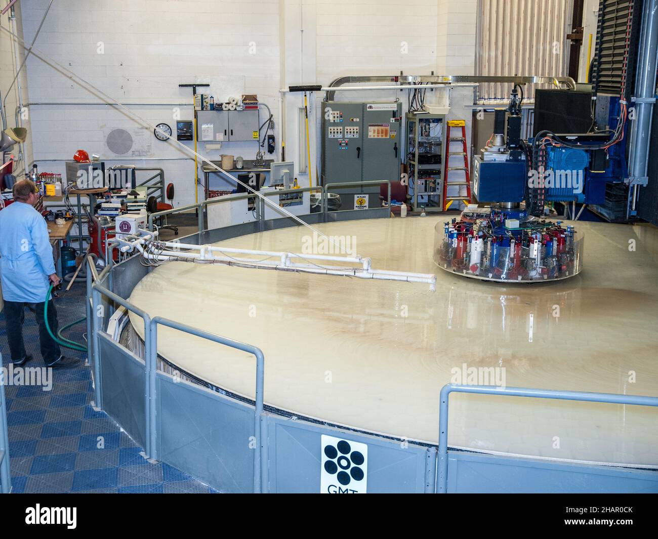 Richard f caris mirror lab hi-res stock photography and images - Alamy