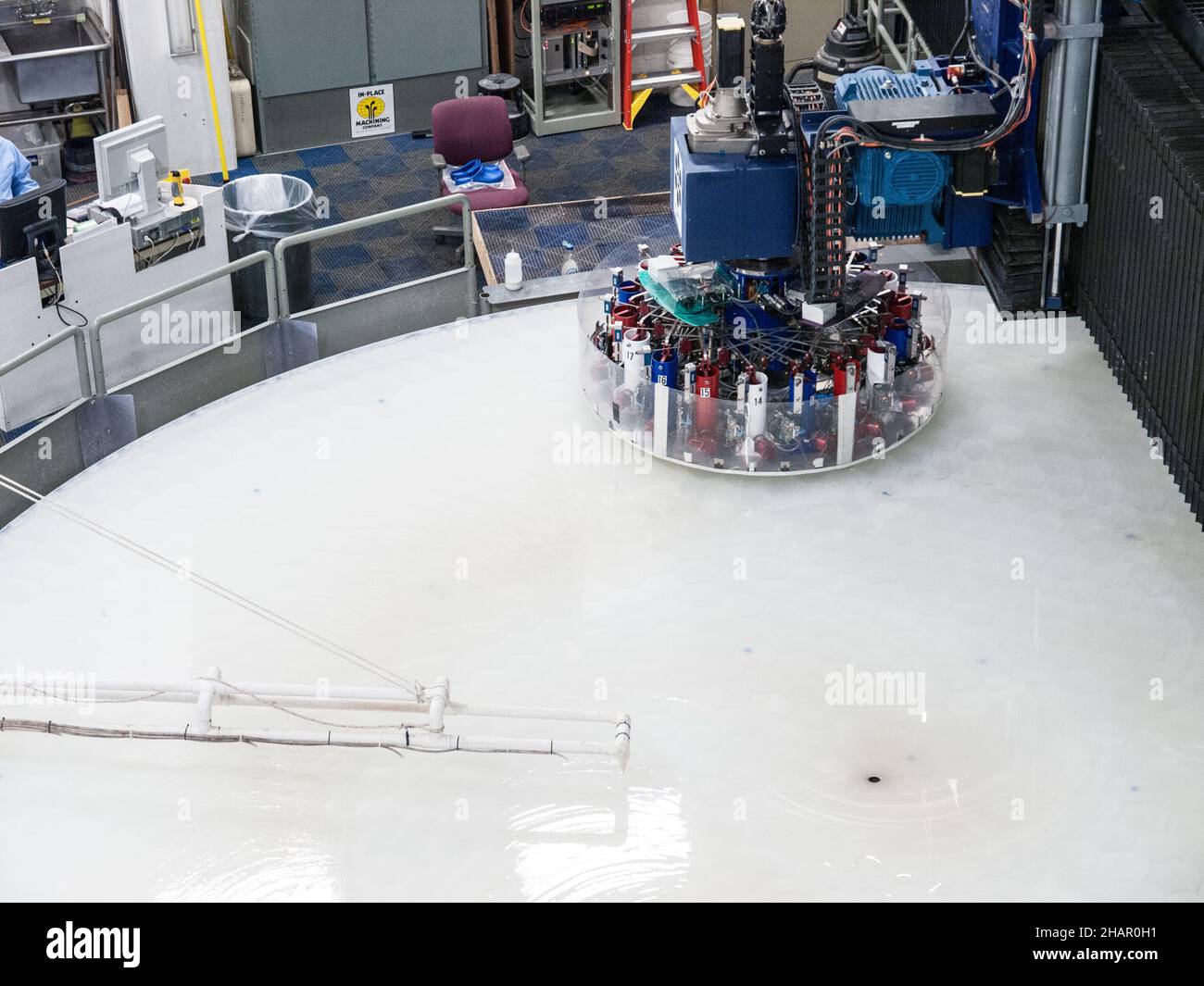 Richard f caris mirror lab hi-res stock photography and images - Alamy