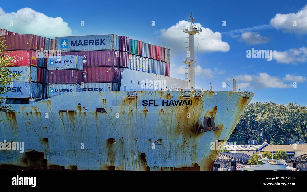 Hawaii shipping container hi-res stock photography and images - Alamy