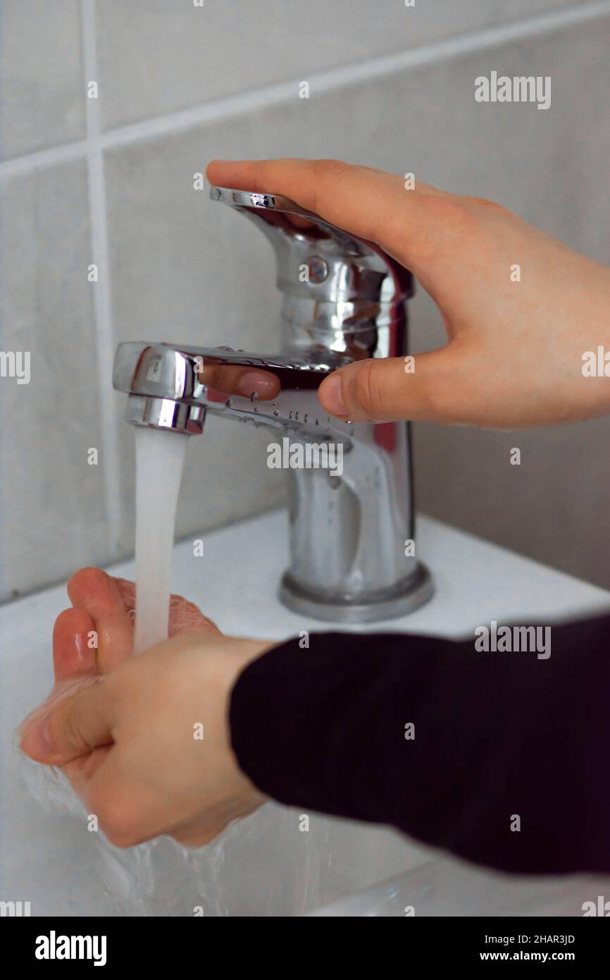 Human right water tap hi-res stock photography and images - Alamy