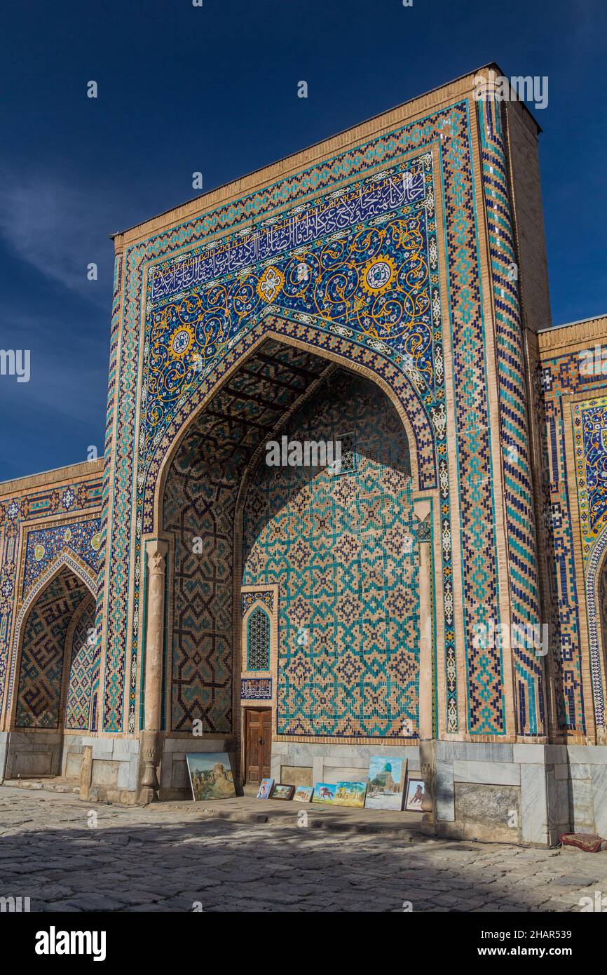 SAMARKAND, UZBEKISTAN: APRIL 28, 2018: Paintings stall at the Registan ...
