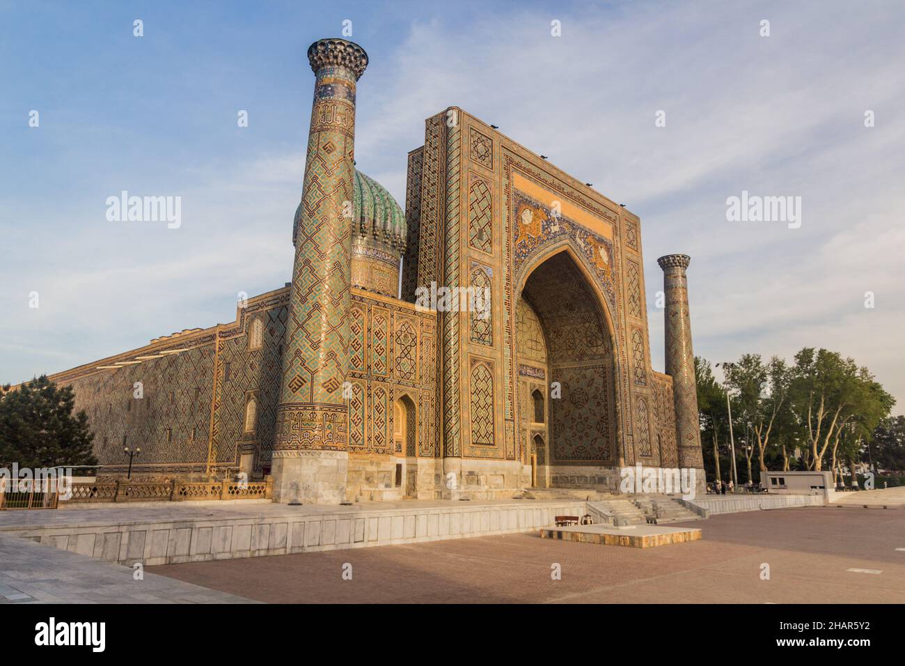 Sher Dor Madrasa in Samarkand, Uzbekistan Stock Photo - Alamy