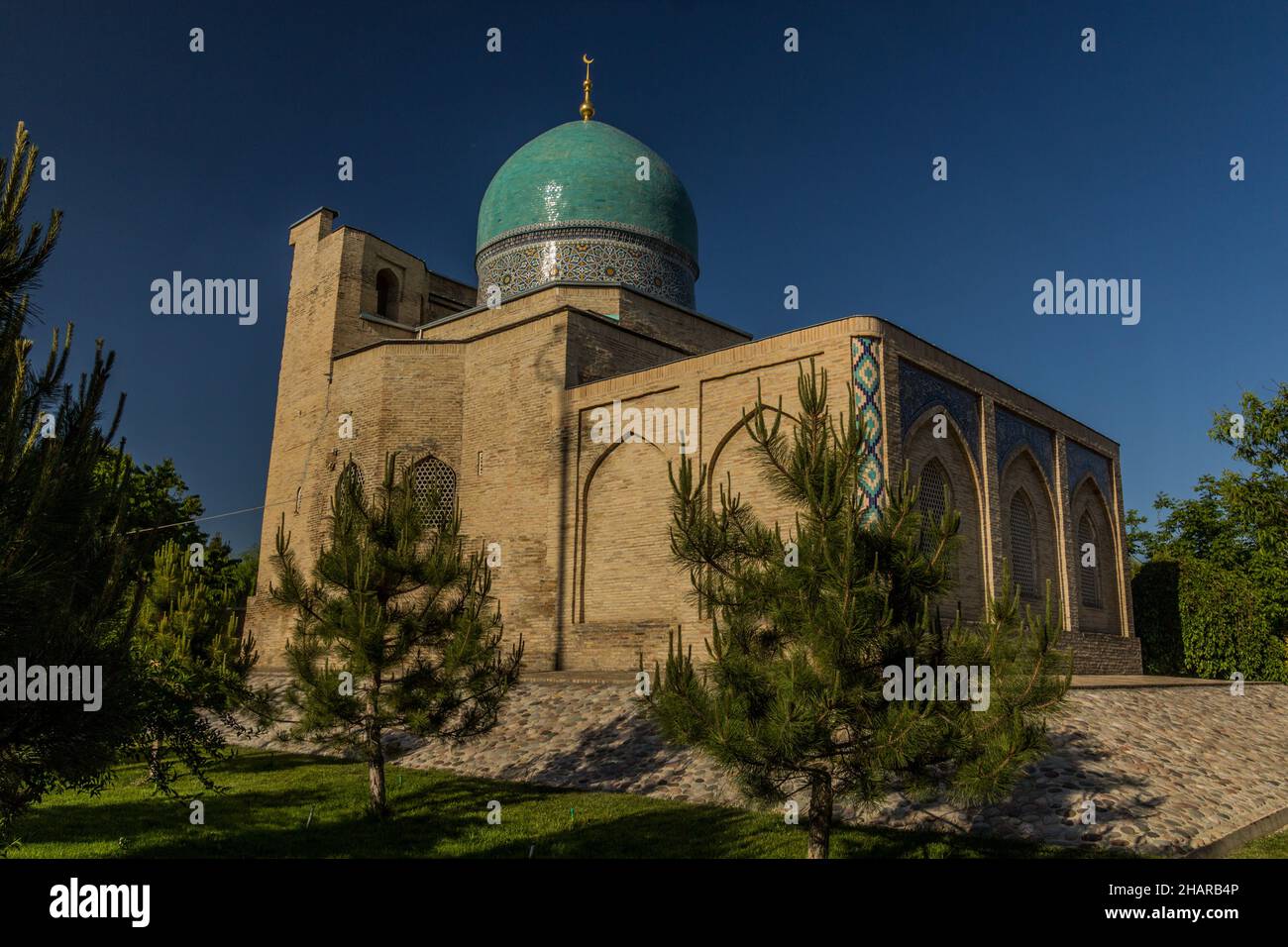 Kaffal Shashi Mausoleum, part of Hazrati Imom Ensemble in Tashkent ...