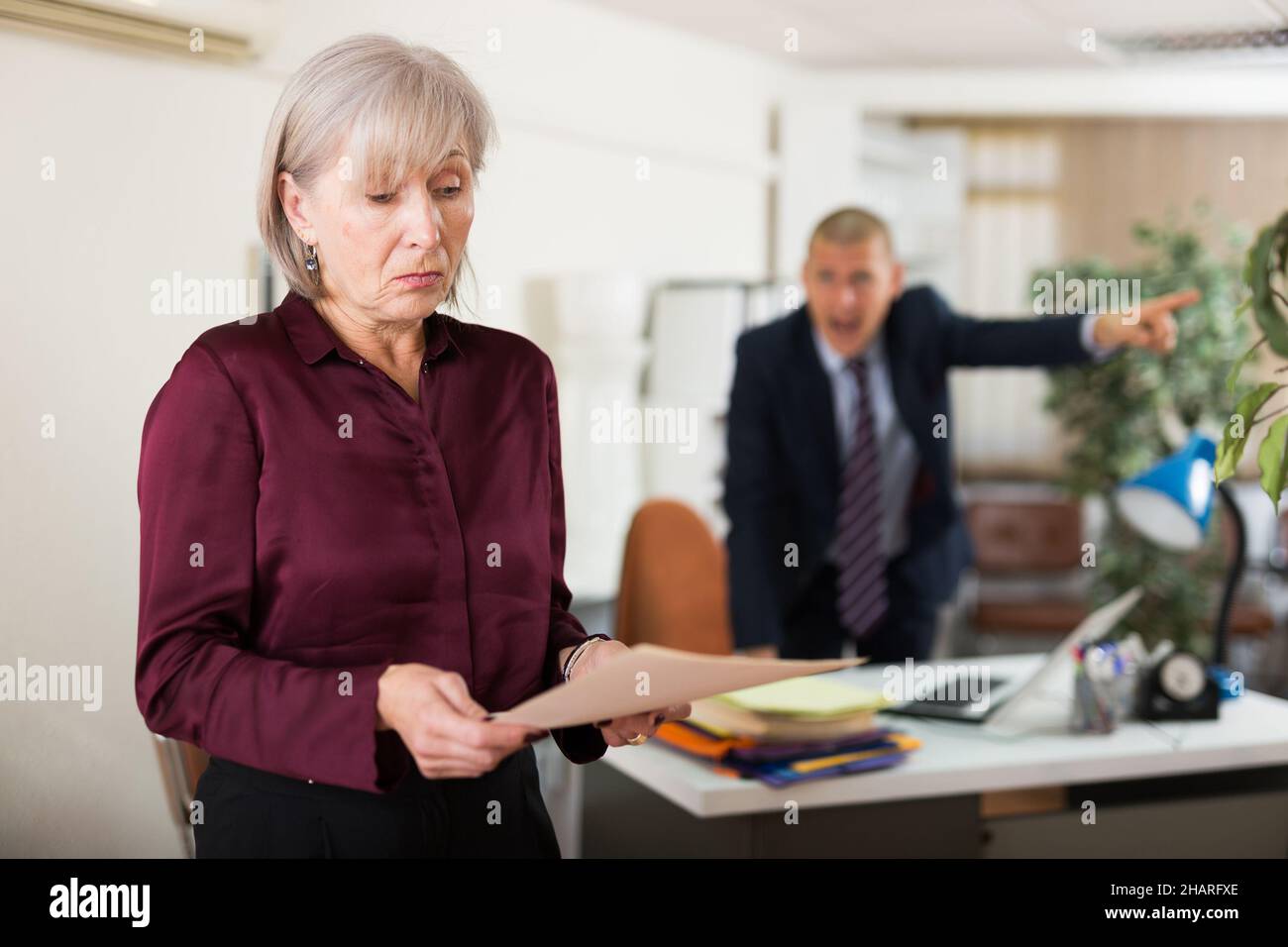 65 report hi-res stock photography and images - Alamy