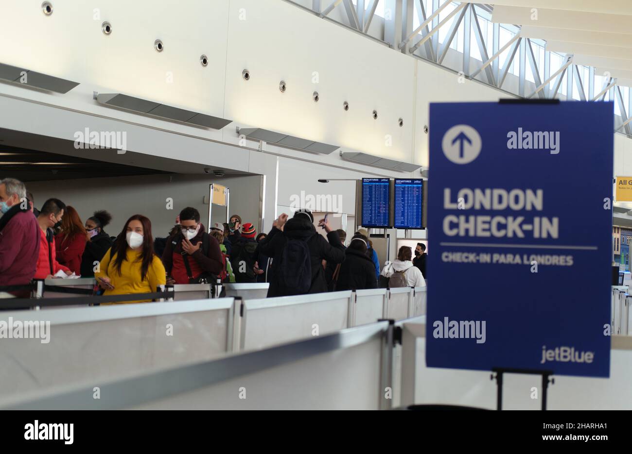 New York, New York, USA. 13th Dec, 2021. JetBlue Airlines London check ...