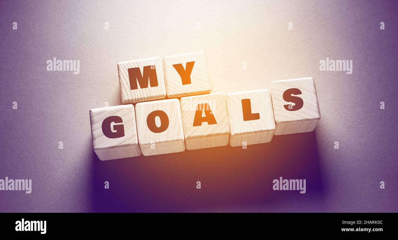 Vision written wood cubes hi-res stock photography and images - Alamy