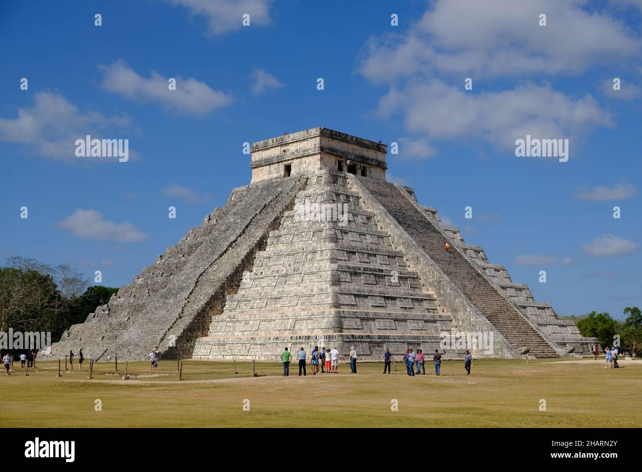 Mexico Chichen Itza - Step pyramid and Maya temple El Castillo Stock ...
