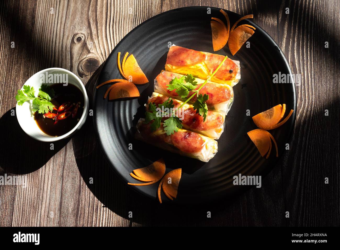 Summer Roll (Goi cuon) is a Vietnamese snack with ingredients including ...