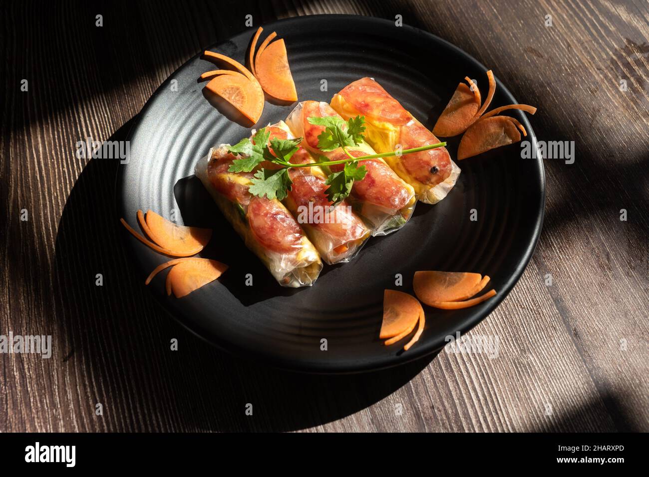 Summer Roll (Goi cuon) is a Vietnamese snack with ingredients including ...