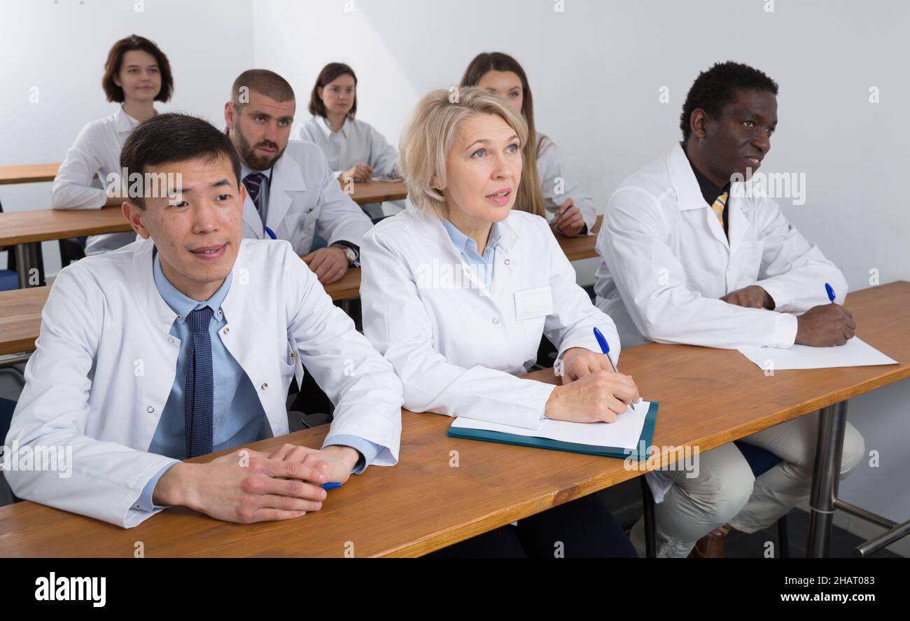 Medical students lecture hall hi-res stock photography and images - Alamy