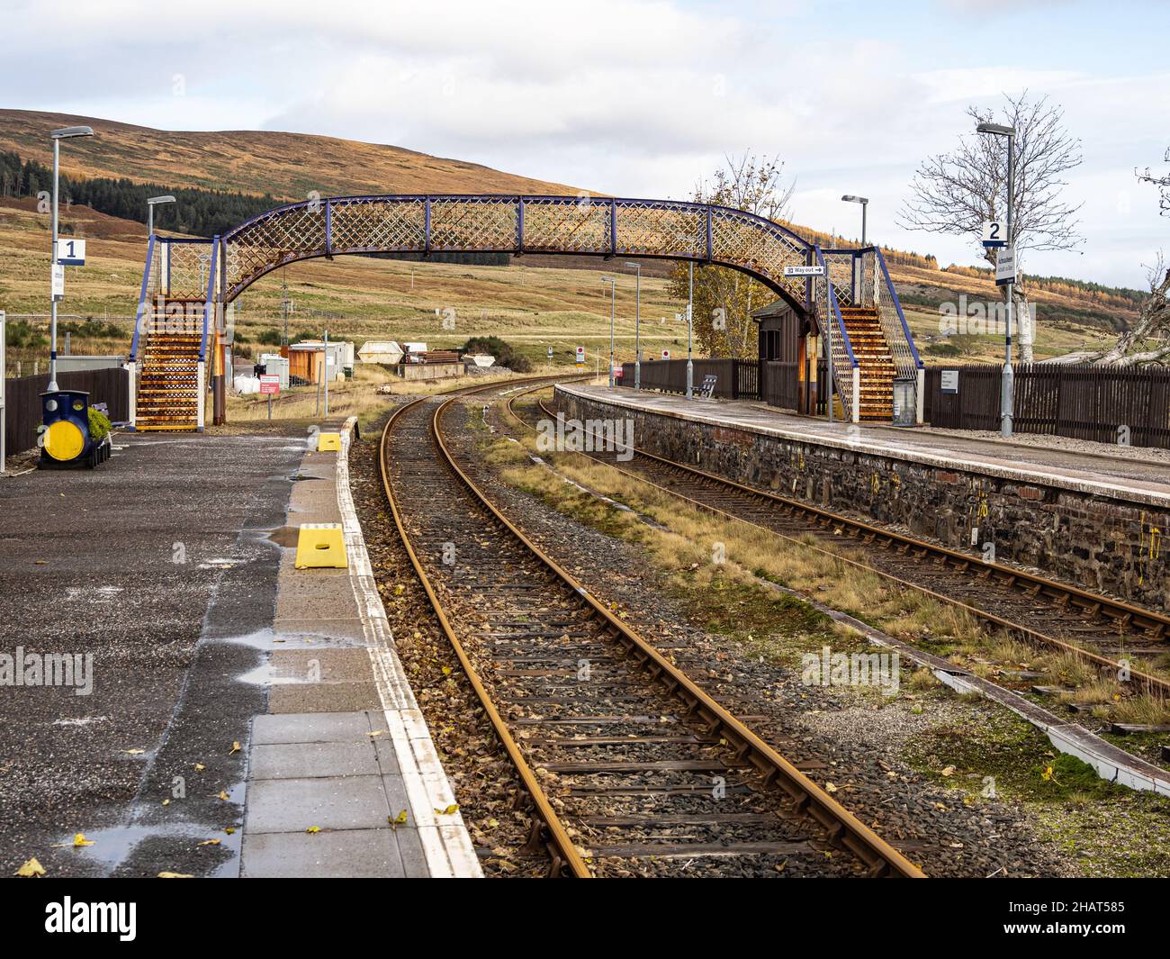 Kyle of lochalsh railway station hi-res stock photography and images ...