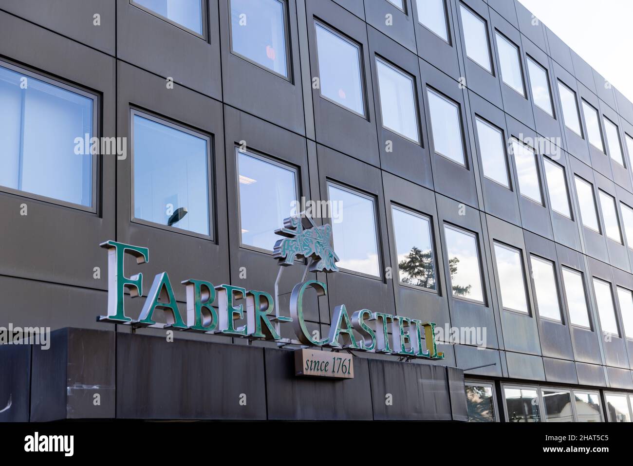 Faber and faber logo hi-res stock photography and images - Alamy