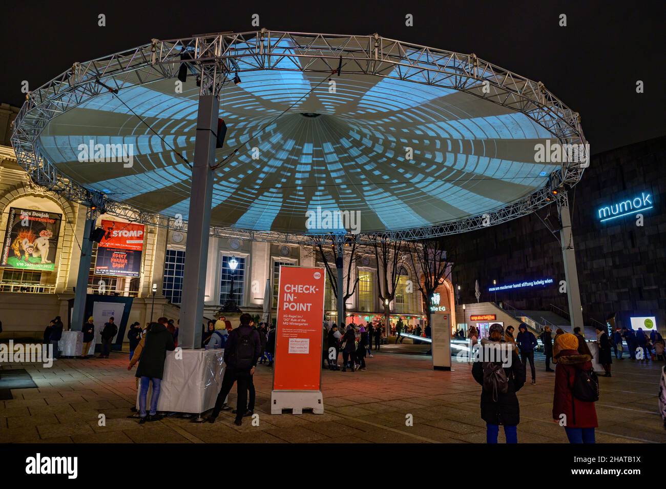 vienna, austria, 14 dez 2021, advent market in the area museumsquartier ...