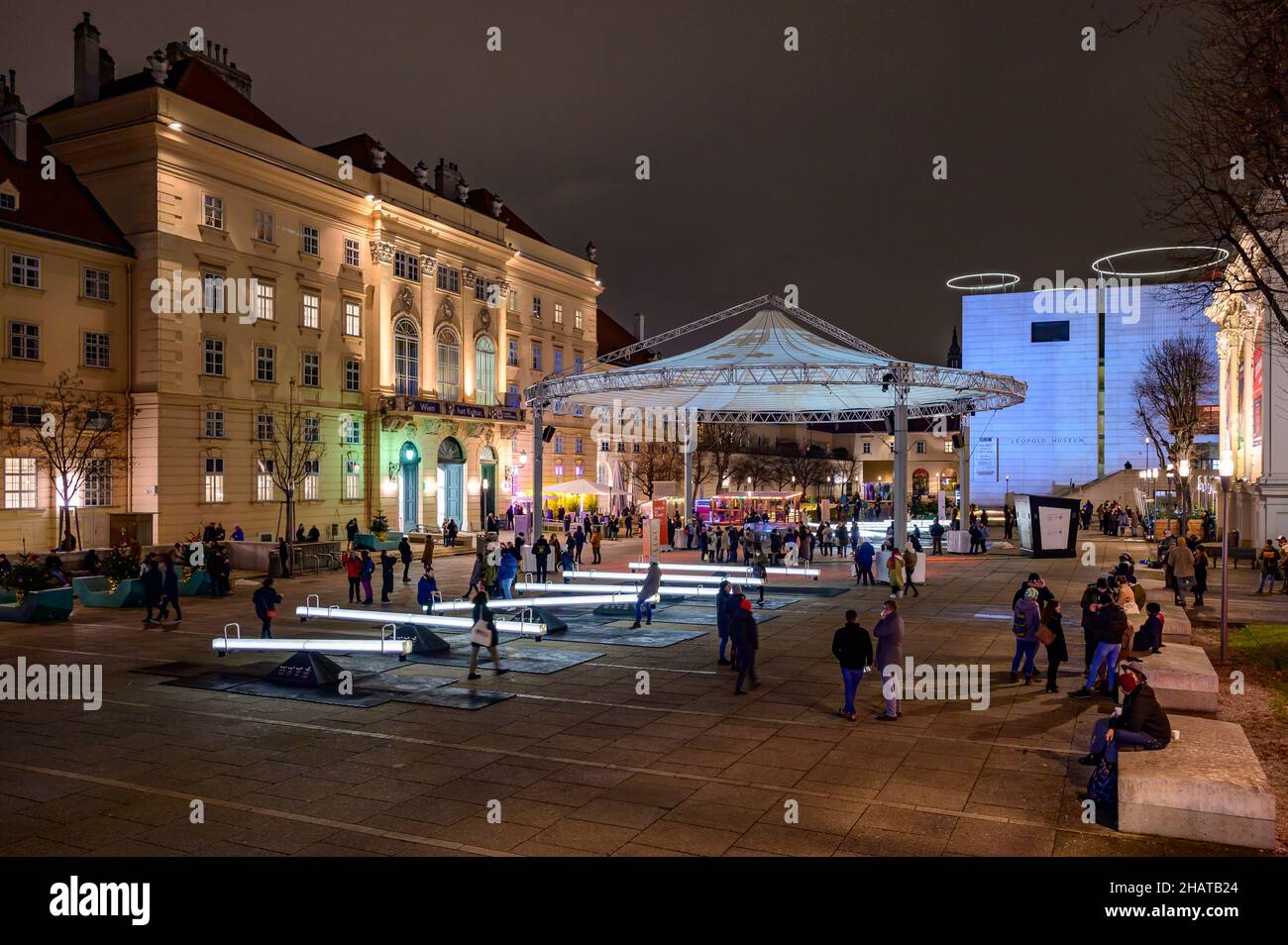 vienna, austria, 14 dez 2021, advent market in the area museumsquartier ...