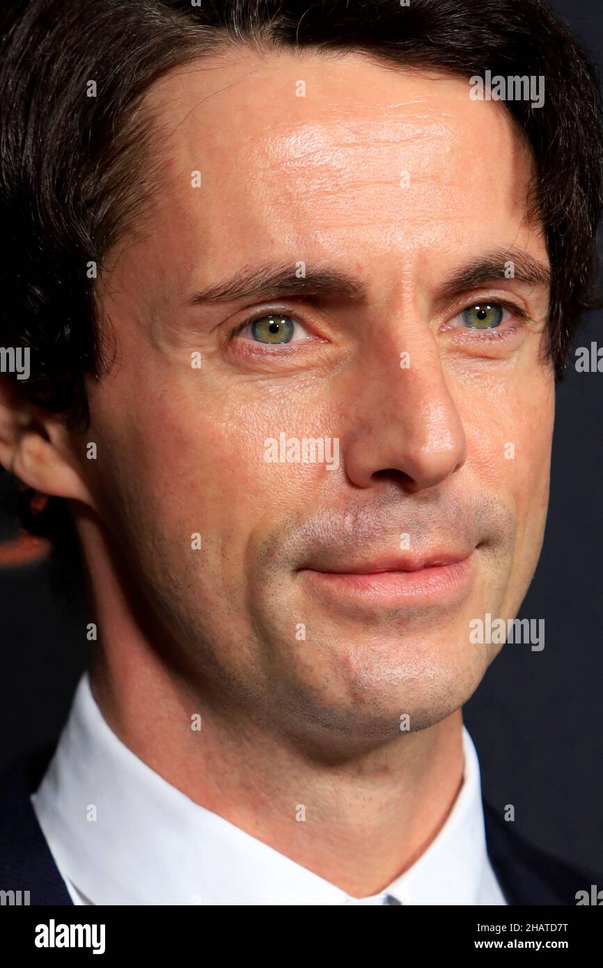 LOS ANGELES - NOV 30: Matthew Goode at the Silent Night Special ...