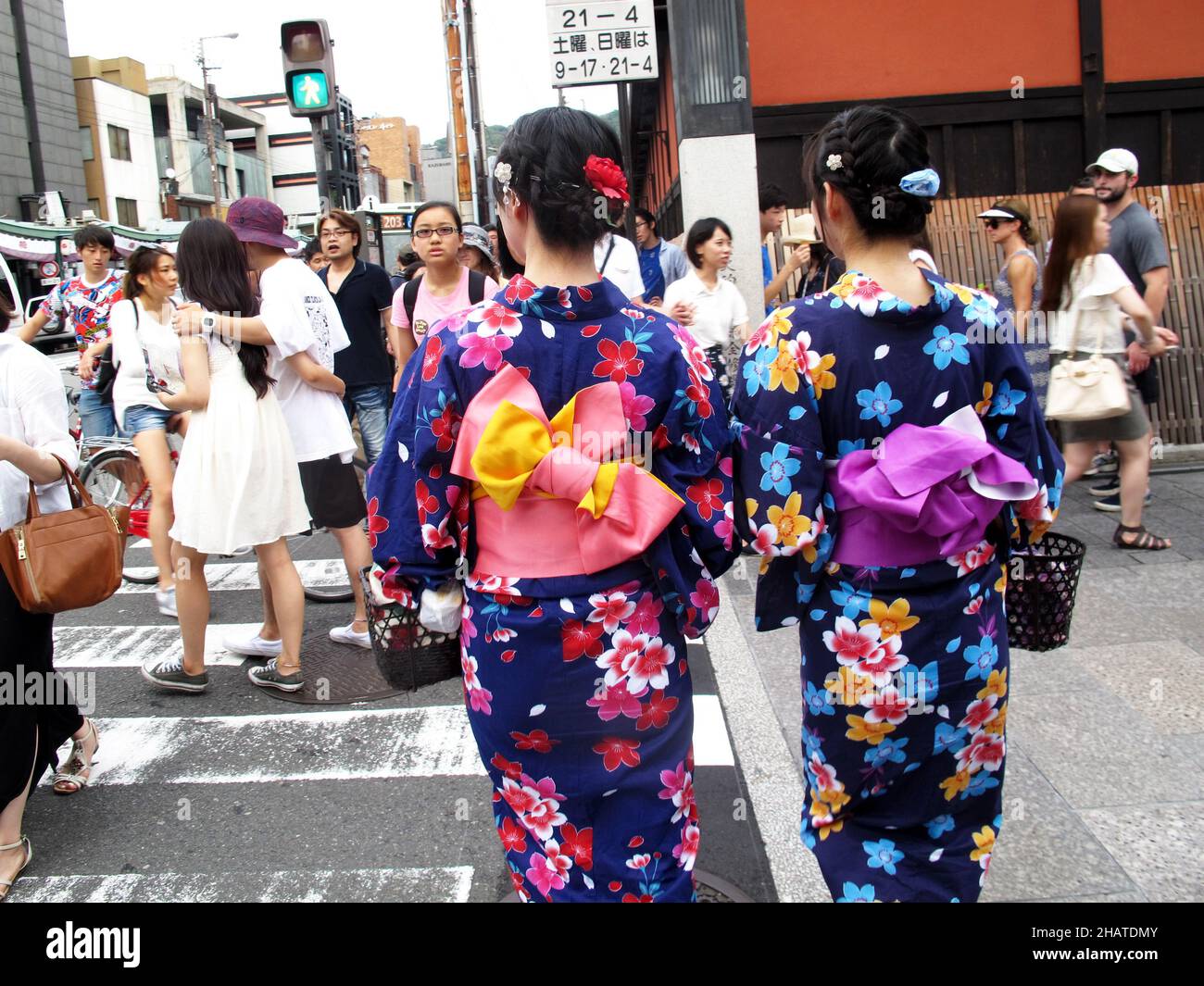 Travelers japanese women people wear traditional clothes kimono yukata ...