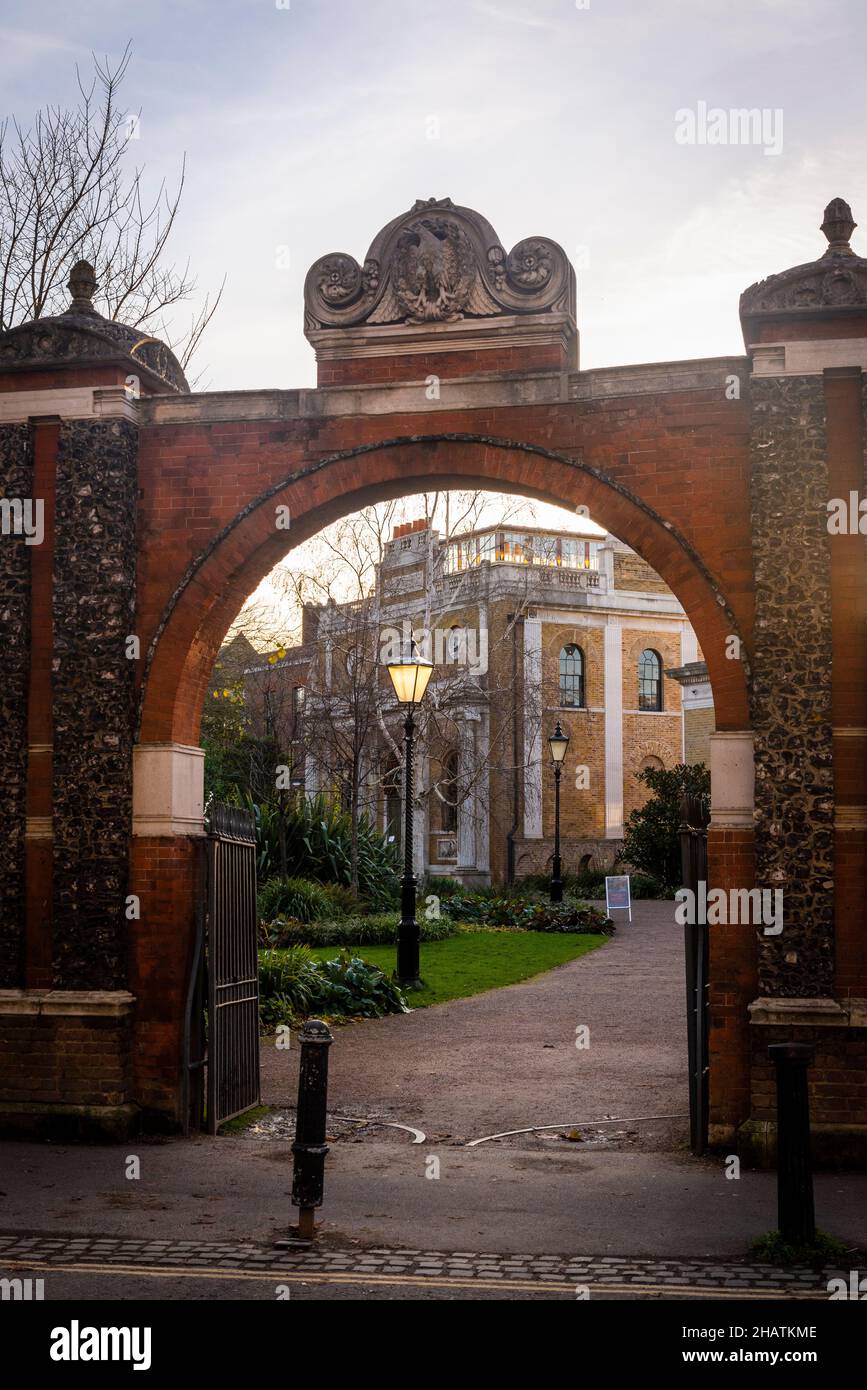 Neoclassical English Country Home Europe House Of The Day English