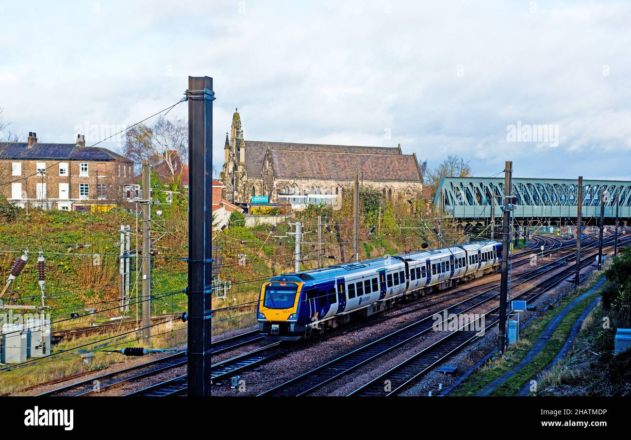 Class 195 Unit about to pass under Holgate Bridge in to York Railway ...