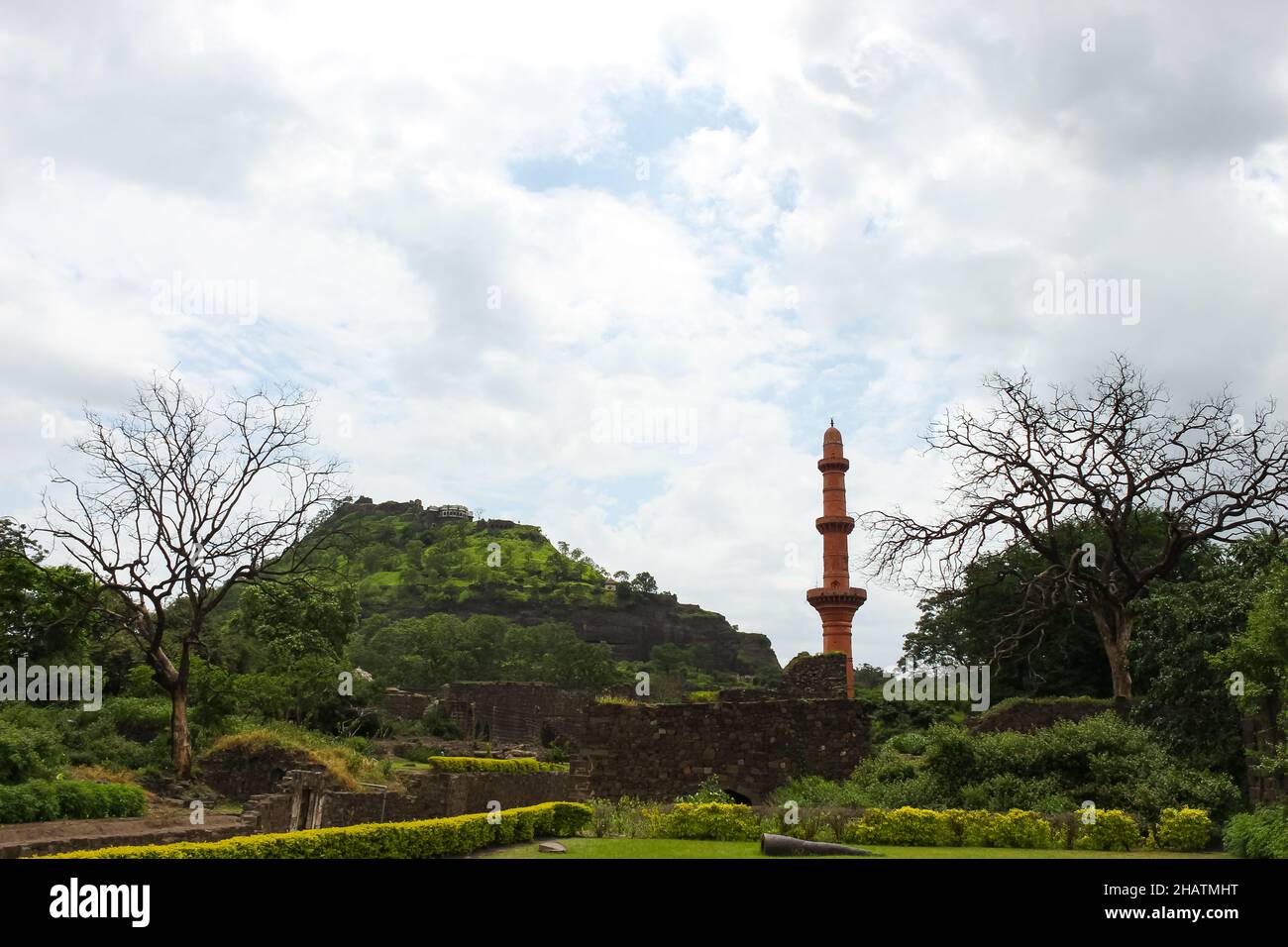 Chand Minar at Daulatabad fort in Maharashtra, India Stock Photo - Alamy