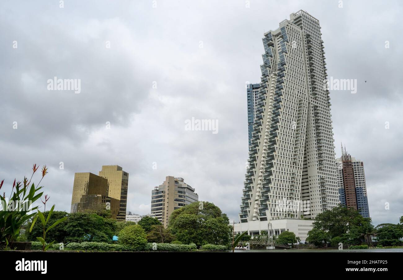 Colombo, Srilanka- 08 December 2021 : Beautiful Colombo city building ...