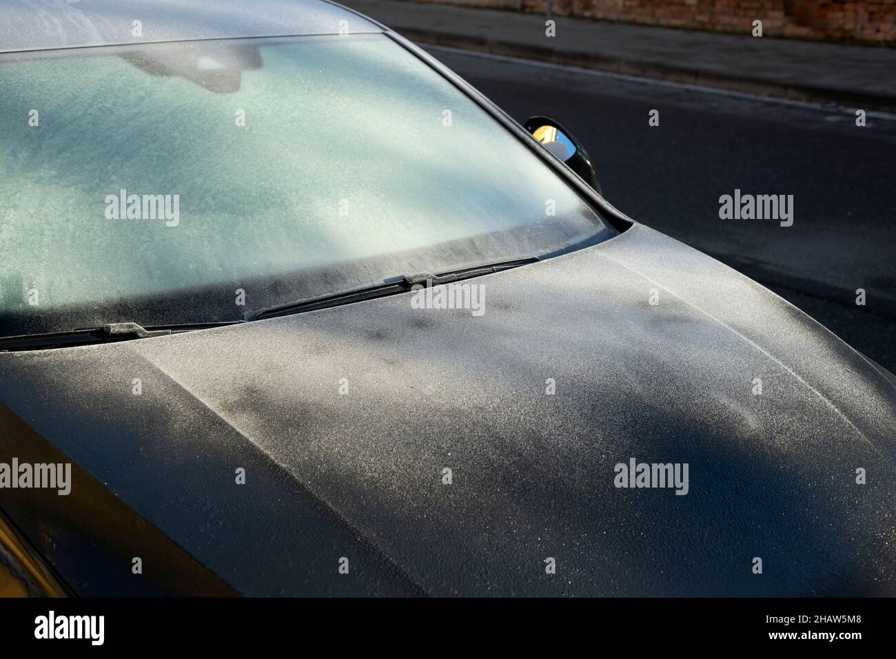Cars Covered With Ice Stock Photo - Alamy