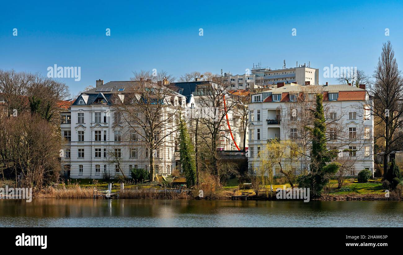 Villas and apartment buildings at Halensee in Berlin Wilmersdorf ...