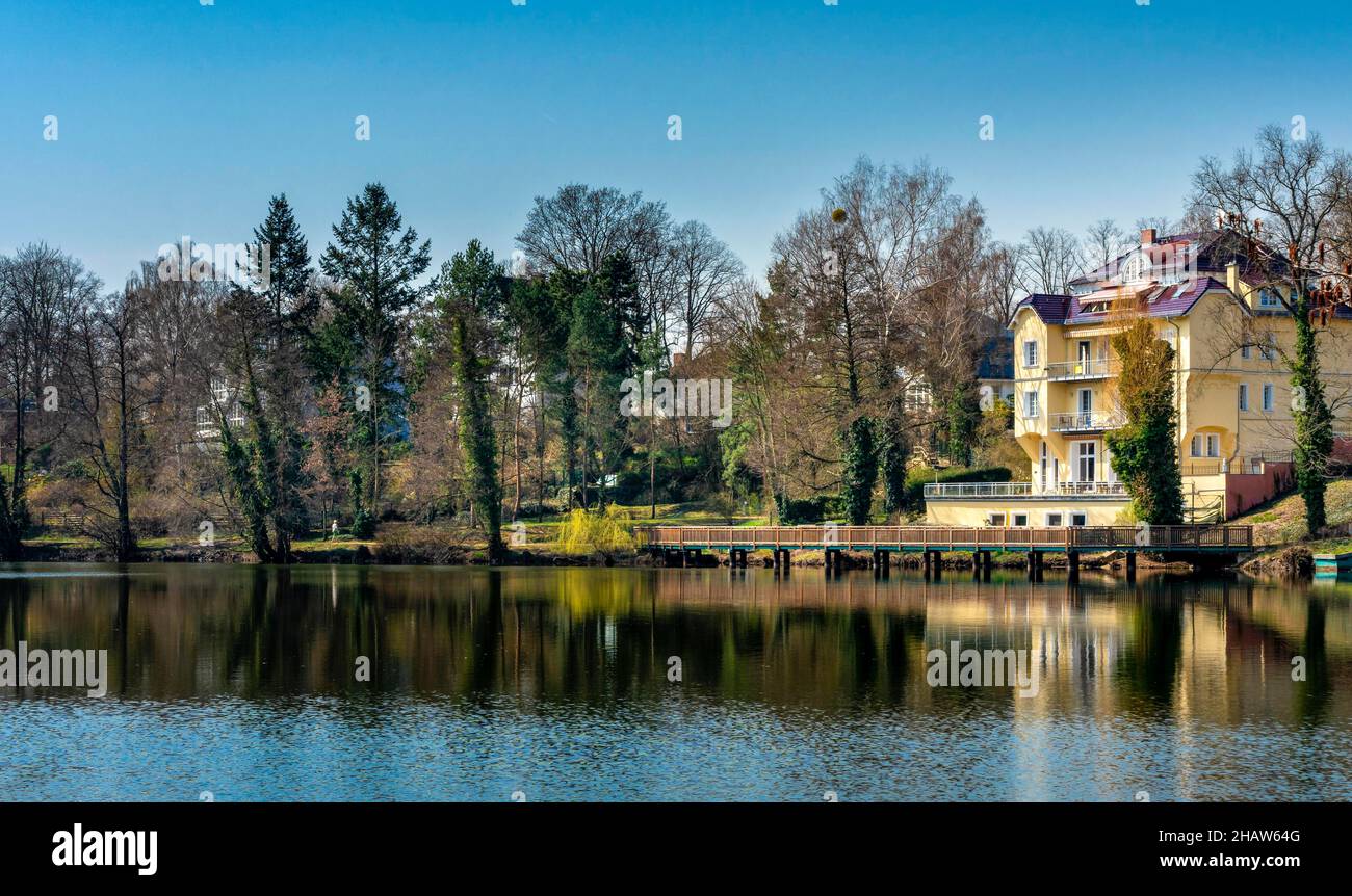 Villas and apartment buildings at Halensee in Berlin Wilmersdorf ...