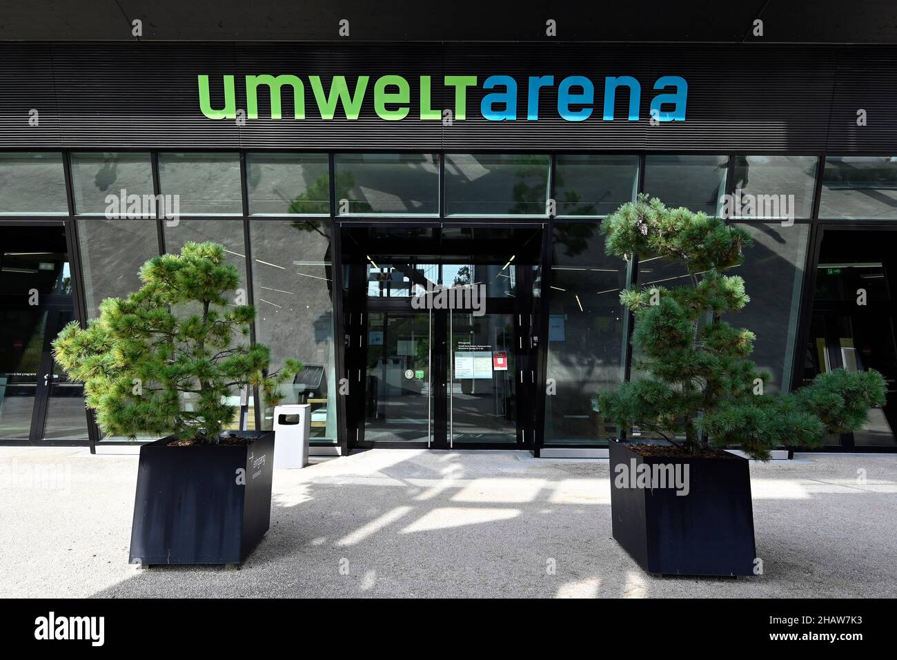 Stadium environment hi-res stock photography and images - Alamy